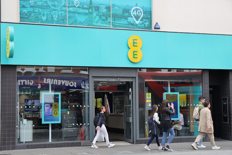 EE Launches 5G in 9 Additional Towns - Simply Switch